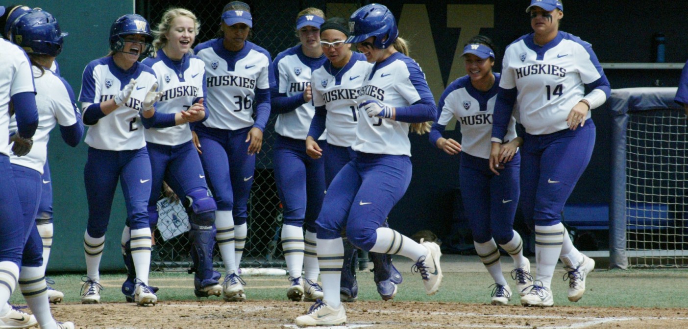 Washington Huskies Softball Team Closes Home Stand With Win