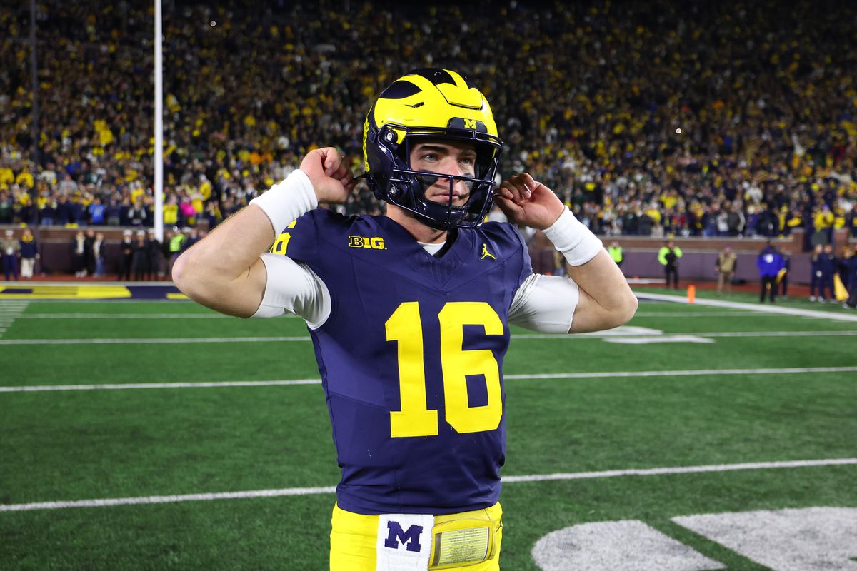 Michigan Fans Have Reason To Hope Against Oregon, But Can They Pull The ...