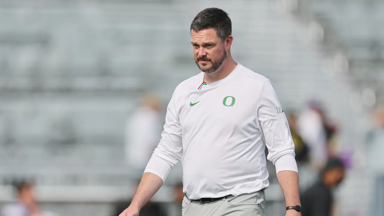 Dan Lanning’s Call For Unity – A Lesson From The Oregon Ducks’ Locker Room – Oregon Sports News