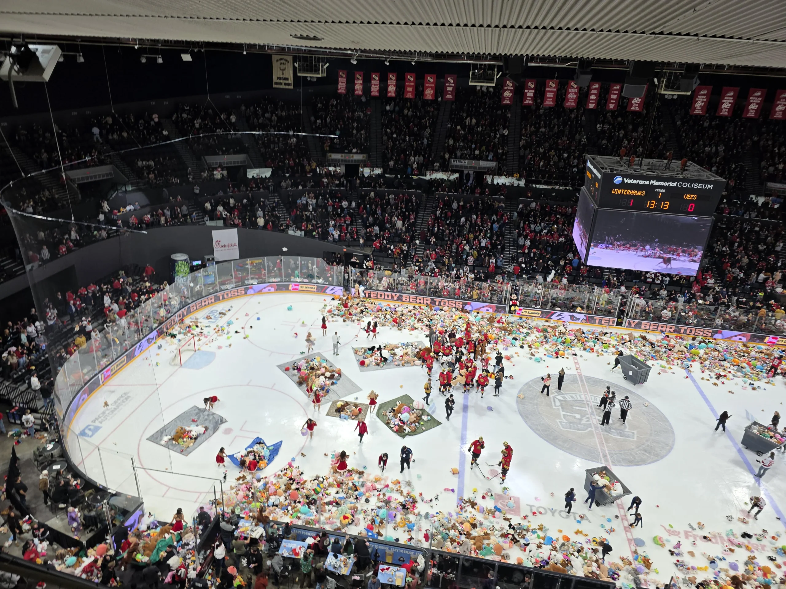 From Blowouts To Bears – Winterhawks Close Grueling Three-Game Stretch With Teddy Bear Toss ...